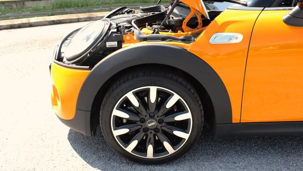 Review: MINI Cooper S 5-door (F55) – Fun, But Its Newer Siblings Are ...