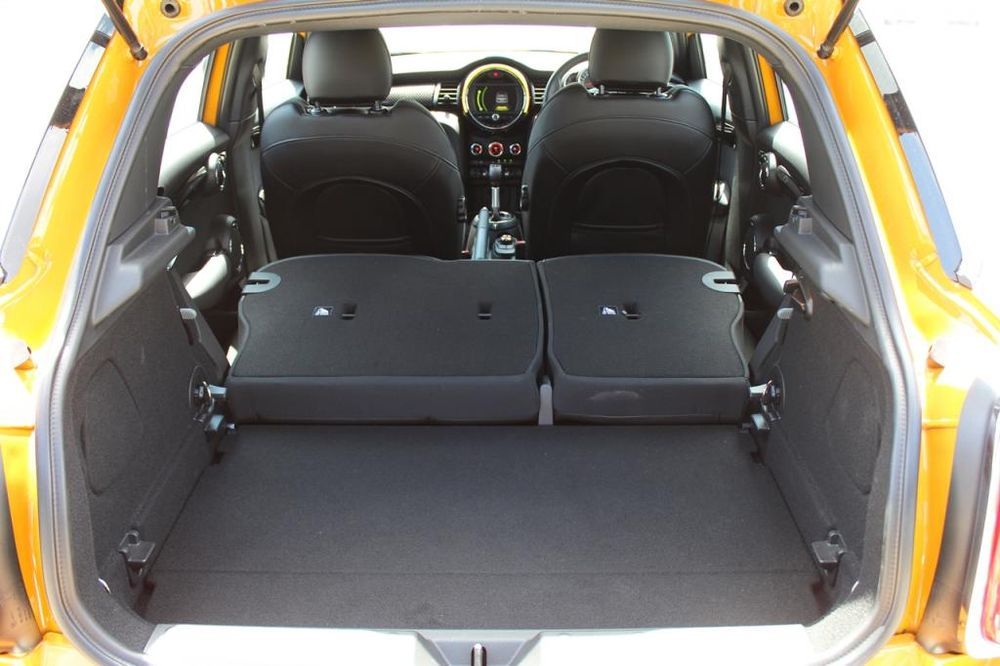 Review: MINI Cooper S 5-door (F55) – Fun, But Its Newer Siblings Are ...