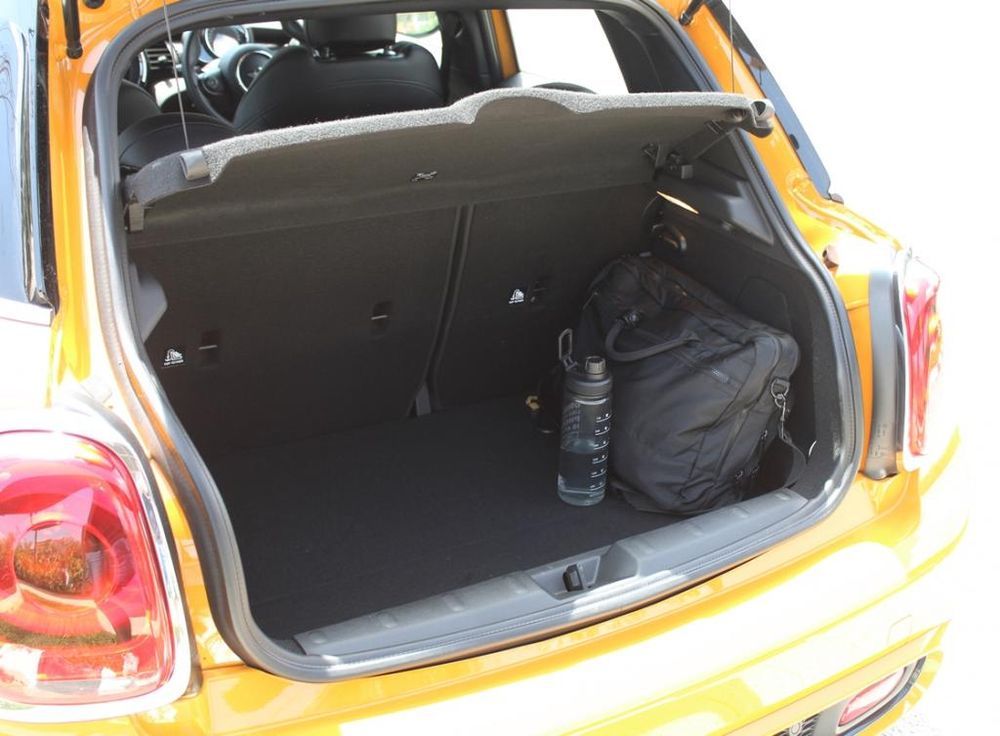 Review: MINI Cooper S 5-door (F55) – Fun, But Its Newer Siblings Are ...
