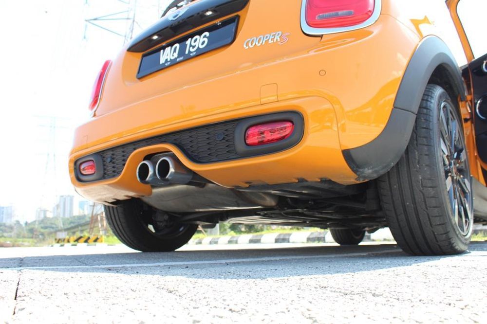 Review: MINI Cooper S 5-door (F55) – Fun, But Its Newer Siblings Are ...