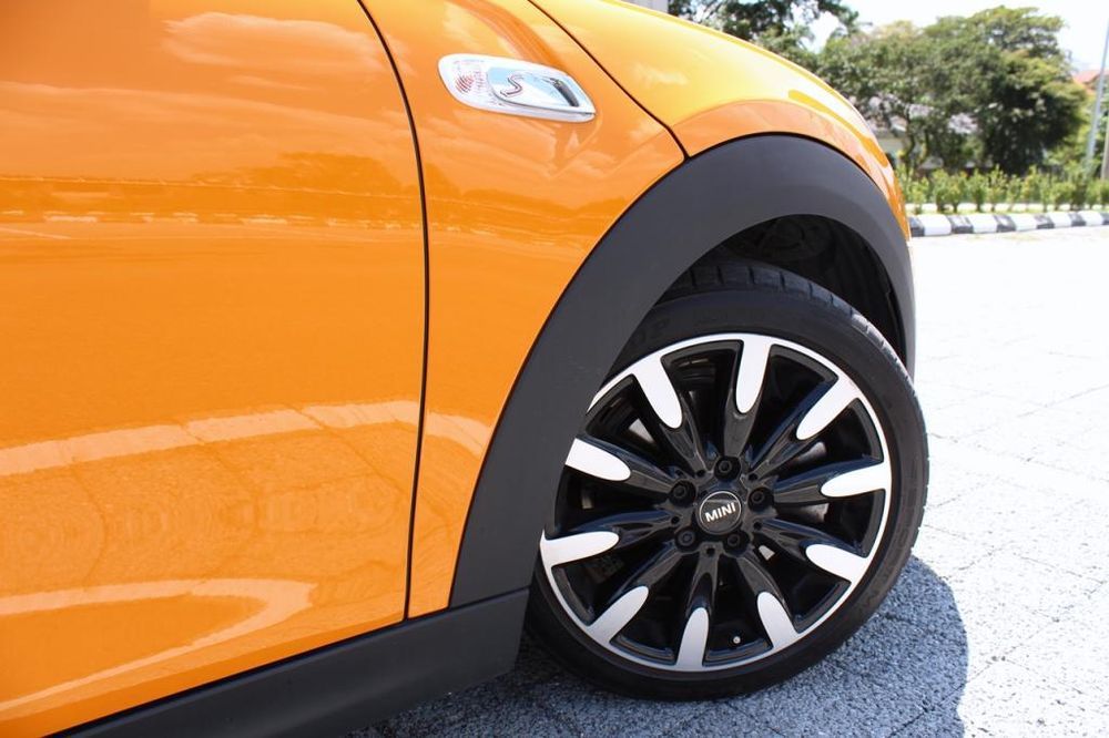 Review: MINI Cooper S 5-door (F55) – Fun, But Its Newer Siblings Are ...