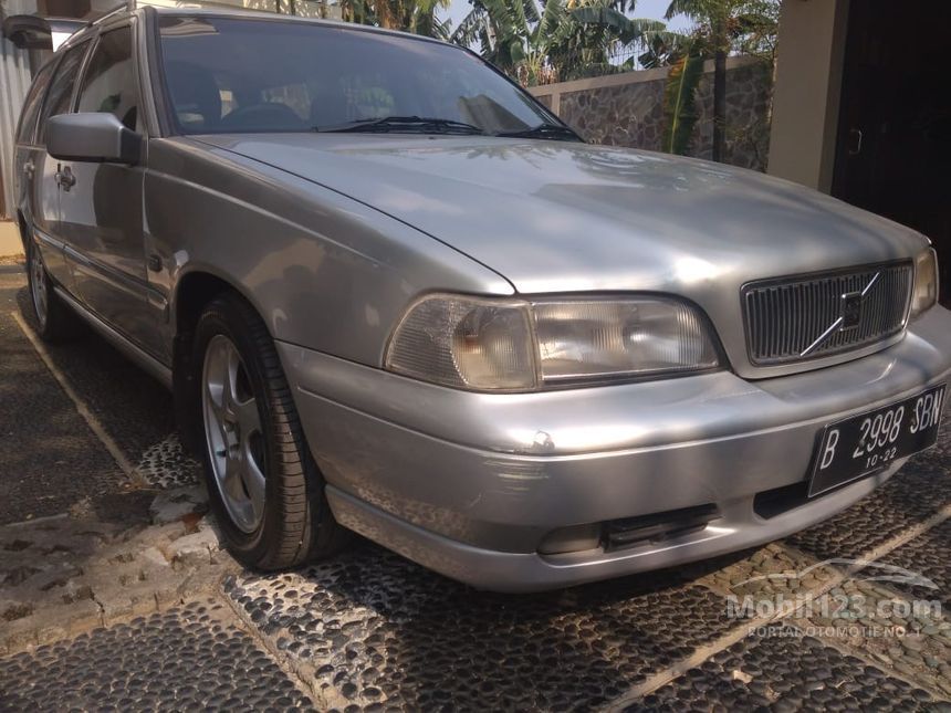 Jual Mobil Volvo V70 1997 2.3 di DKI Jakarta Automatic MPV Minivans Silver Rp 100.000.000 ...