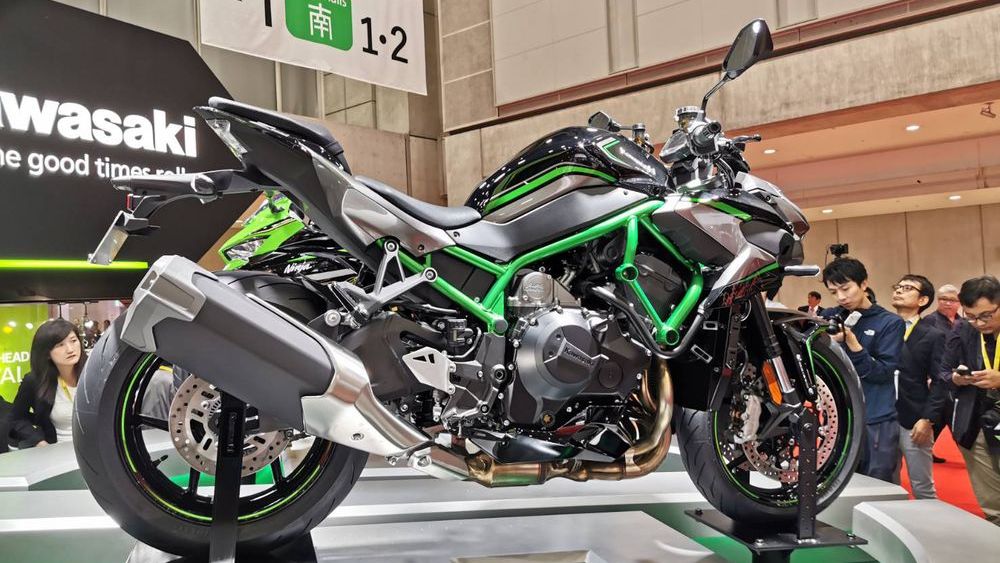 เปิดผ้า Kawasaki Z H2 supercharged 200 แรงม้า! - มอเตอร์ไซค์เปิดตัวใหม่