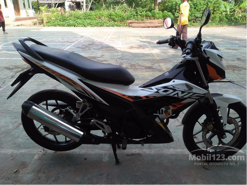 Jual Motor Honda Sonic 2017 0.2 di DKI Jakarta Manual Others Putih Rp ...