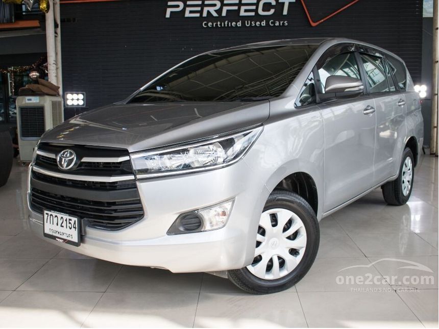 Toyota Innova 2018 Crysta E 2.0 in กรุงเทพและปริมณฑล Manual Wagon สีเงิน for 437,000 Baht ...