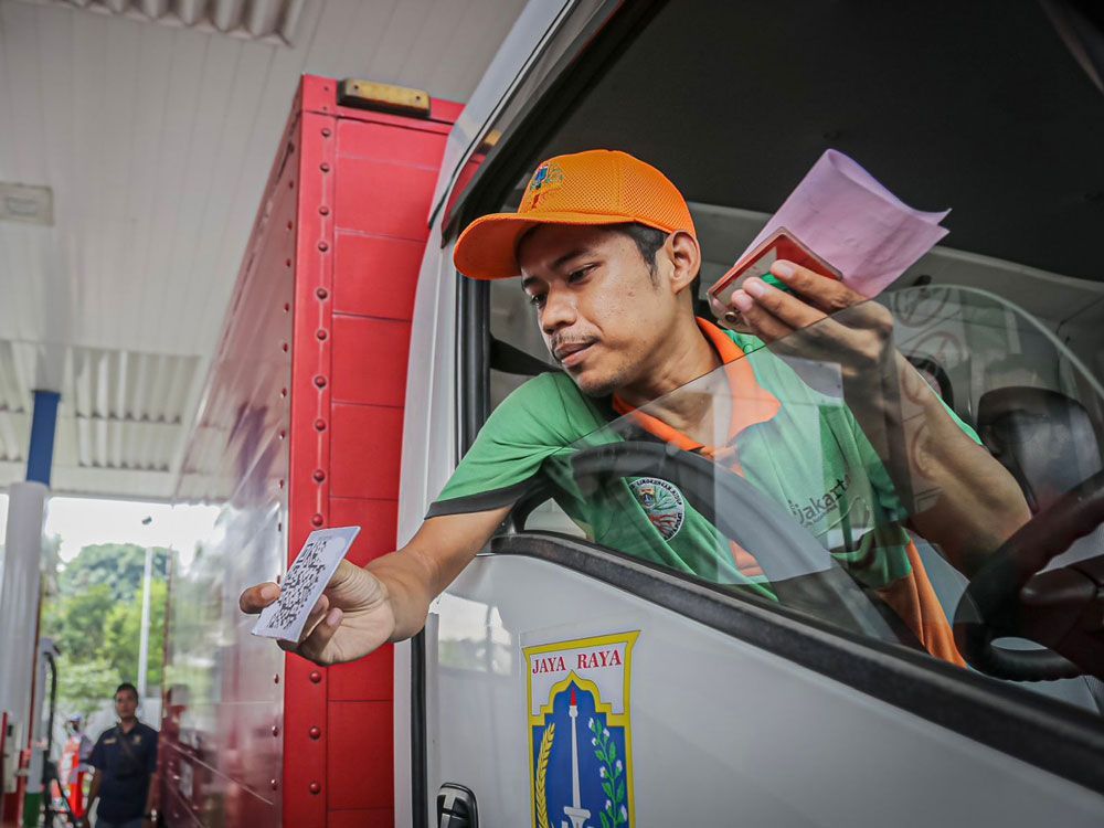 Sah! Beli BBM Subsidi Ini di Seluruh Indonesia Wajib Pakai QR Code - Berita Otomotif | Mobil123