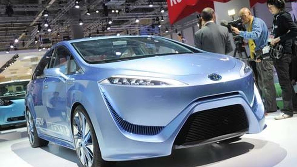 เผยโฉม Toyota FCV-R Concept ระบบ Fuel Cell จ่อคิวสู่สายการผลิตในปี 2015 ...