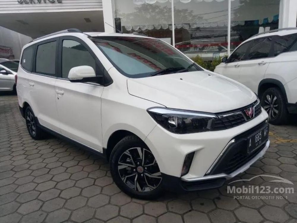 Mengenal Lagi Wuling Confero, Low MPV yang Masih Setia dengan Penggerak Roda Belakang - Panduan ...