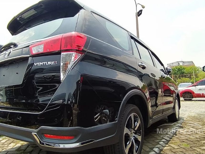 Jual Mobil Toyota Innova Venturer 2020 2.4 di Jawa Timur Automatic ...