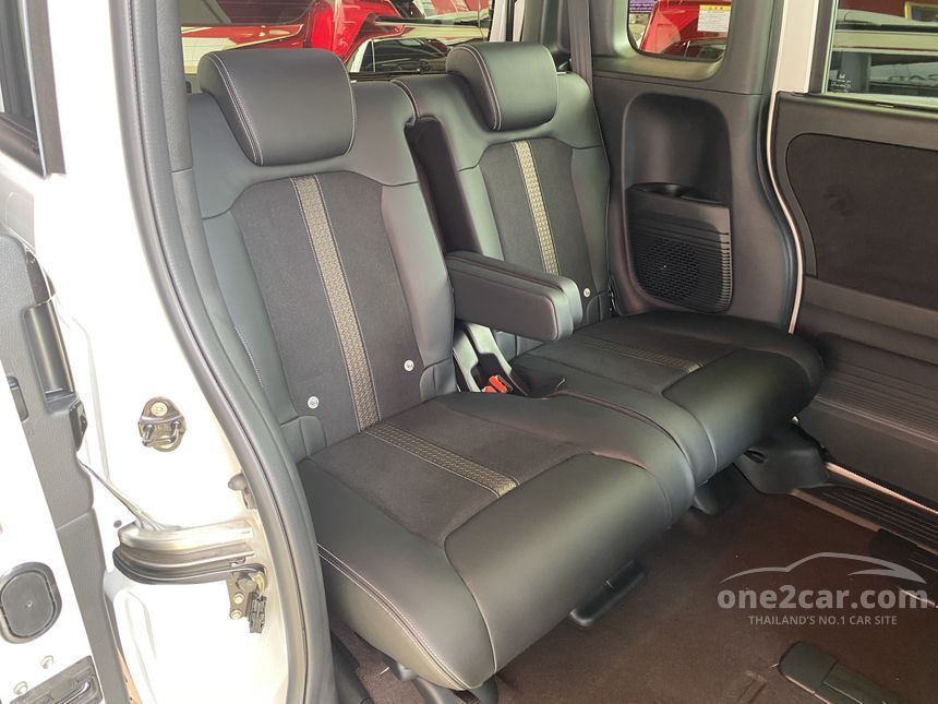 Honda N-BOX 2020 Custom 0.7 in กรุงเทพและปริมณฑล Automatic Hatchback สี ...