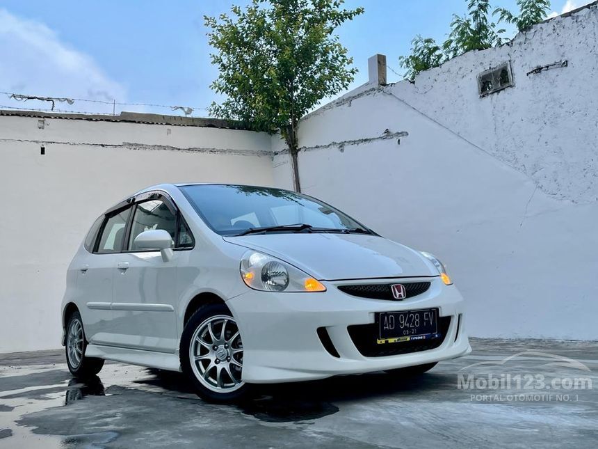 Jual Mobil Honda Jazz 2007 VTEC 1.5 di Jawa Tengah Automatic Hatchback ...