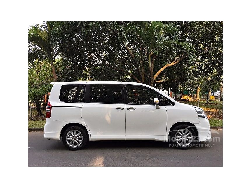 Jual Mobil Toyota NAV1 2014 V Limited 2.0 di DKI Jakarta Automatic MPV ...