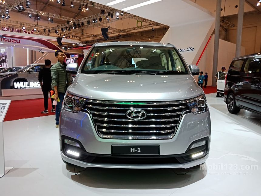 Jual Mobil Hyundai H-1 2019 Royale 2.5 di DKI Jakarta Automatic MPV Abu ...