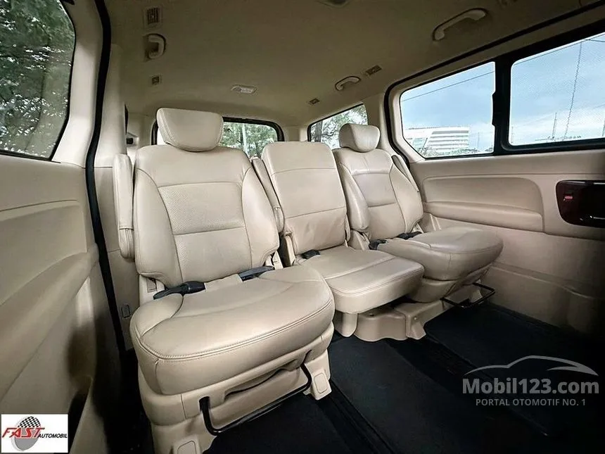 Jual Mobil Hyundai H-1 2015 XG Next Generation 2.4 di DKI Jakarta ...