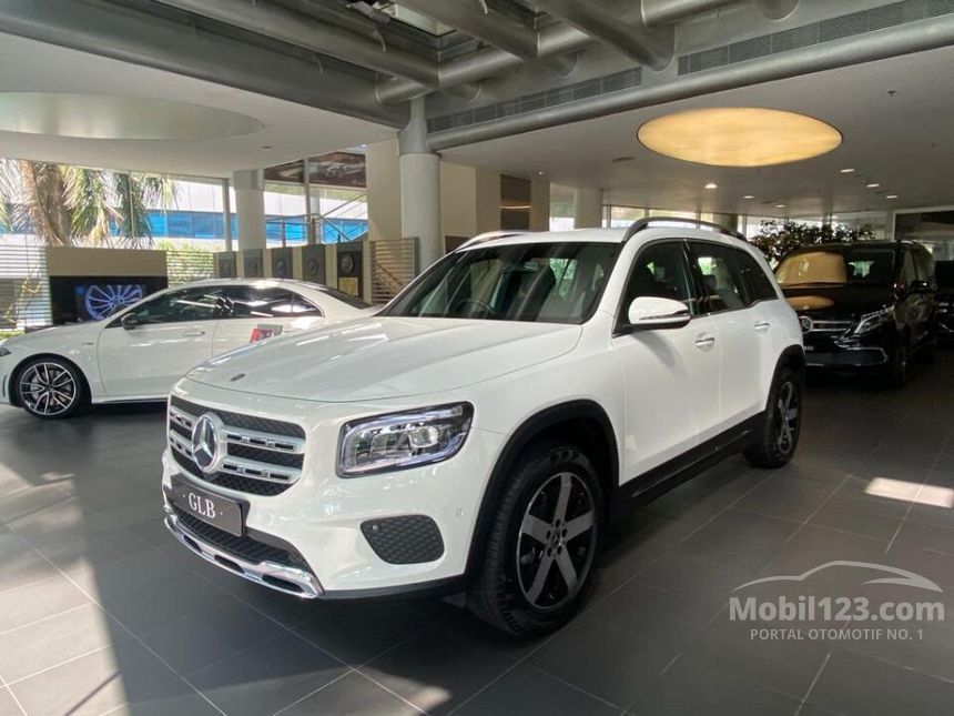 Jual Mobil Mercedes-Benz GLB200 2023 Progressive Line 1.3 di DKI ...
