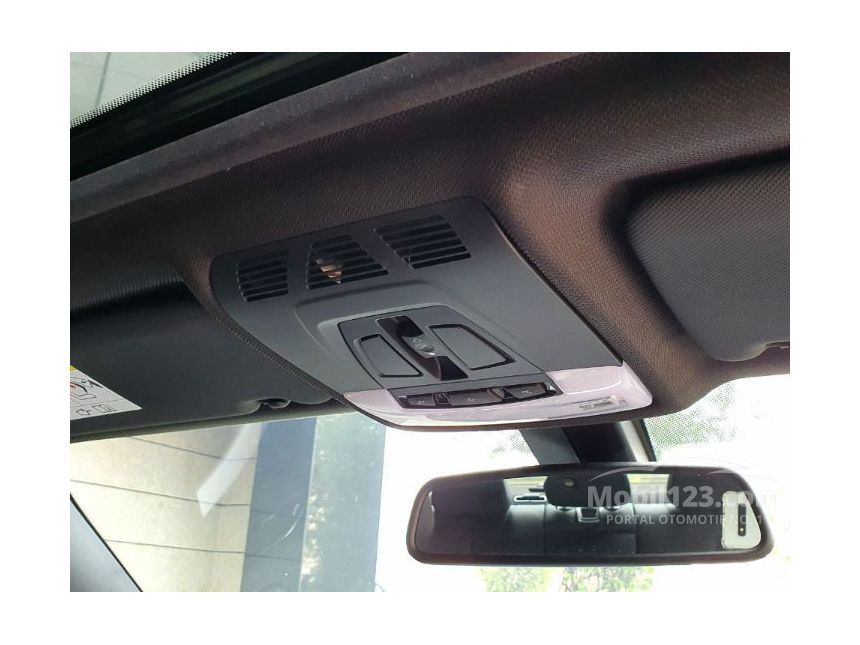 Jual Mobil BMW 330i 2018 M Sport 2.0 di DKI Jakarta Automatic Sedan ...