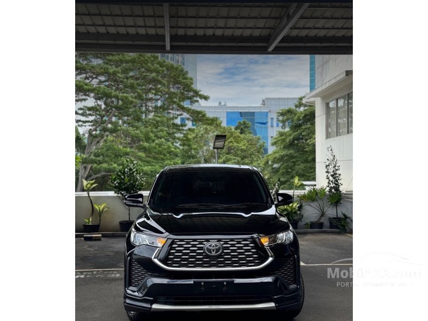 Jual Mobil Toyota Kijang Innova Zenix 2026 V HV Modellista (Non Premium ...