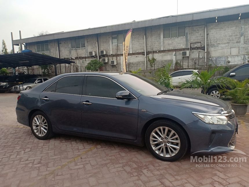Jual Mobil Toyota Camry 2016 V 2.5 di Jawa Barat Automatic Sedan Biru ...