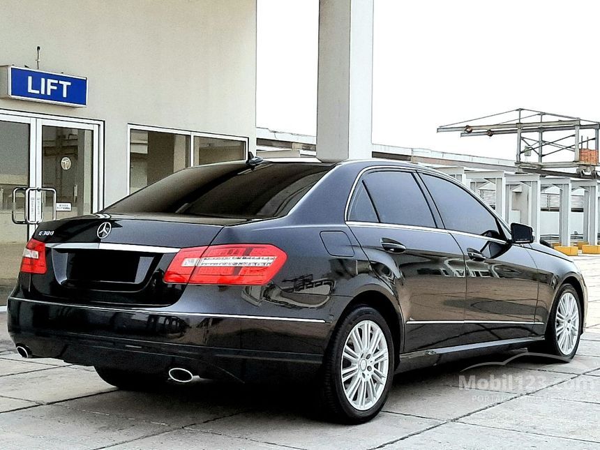 Jual Mobil Mercedes-Benz E300 2011 Elegance 3.0 di DKI Jakarta Automatic Sedan Hitam Rp 298.000. ...