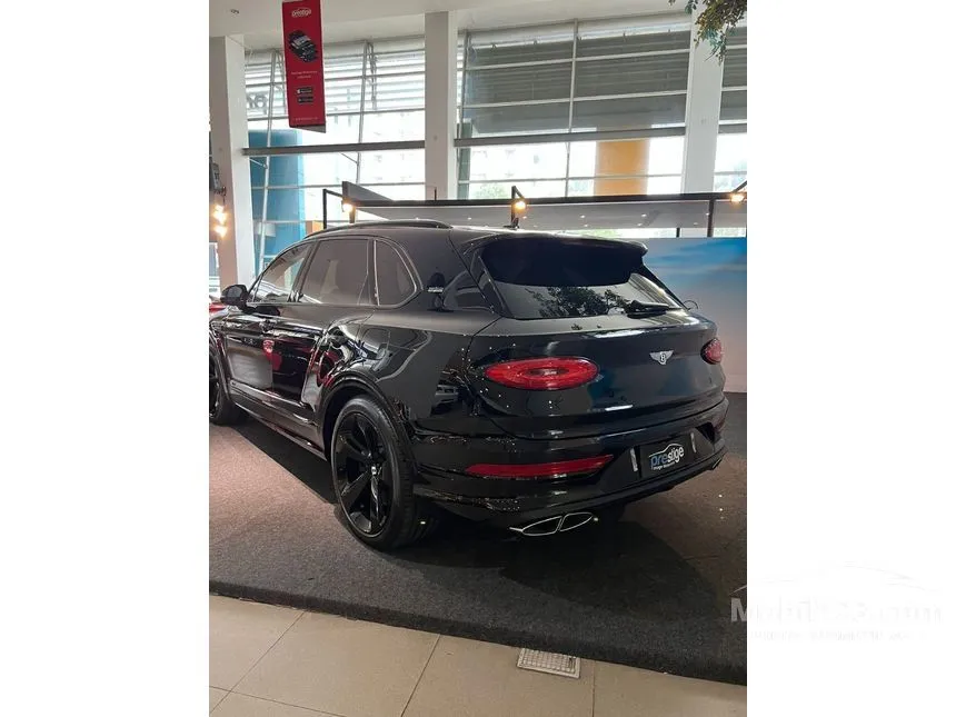 Jual Mobil Bentley Bentayga 2022 First Edition Hybrid 3.0 di DKI ...