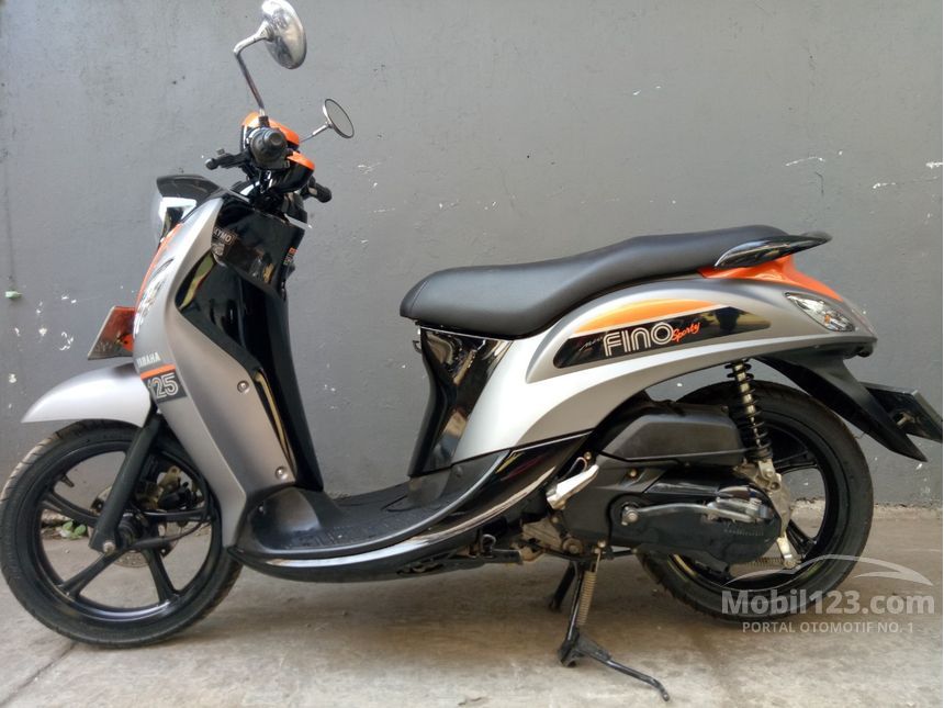 Jual Motor Yamaha Fino 2017 0.1 di Jawa Barat Automatic Others Abu-abu ...
