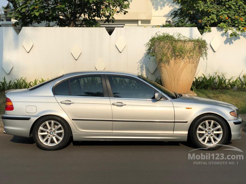 Jual Mobil BMW 325i 2004 E46 2.5 di DKI Jakarta Automatic Sedan Silver ...