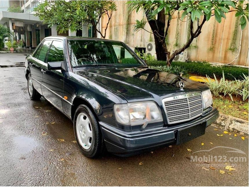 Jual Mobil Mercedes-Benz E230 1996 W210 2.3 Manual 2.3 di DKI Jakarta ...