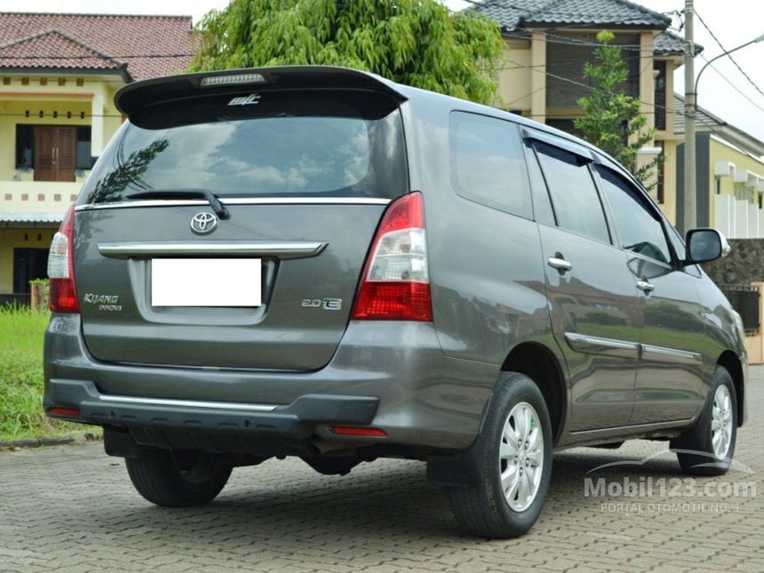 Jual Mobil Toyota Kijang Innova 2011 E 2.0 di DKI Jakarta Manual MPV ...