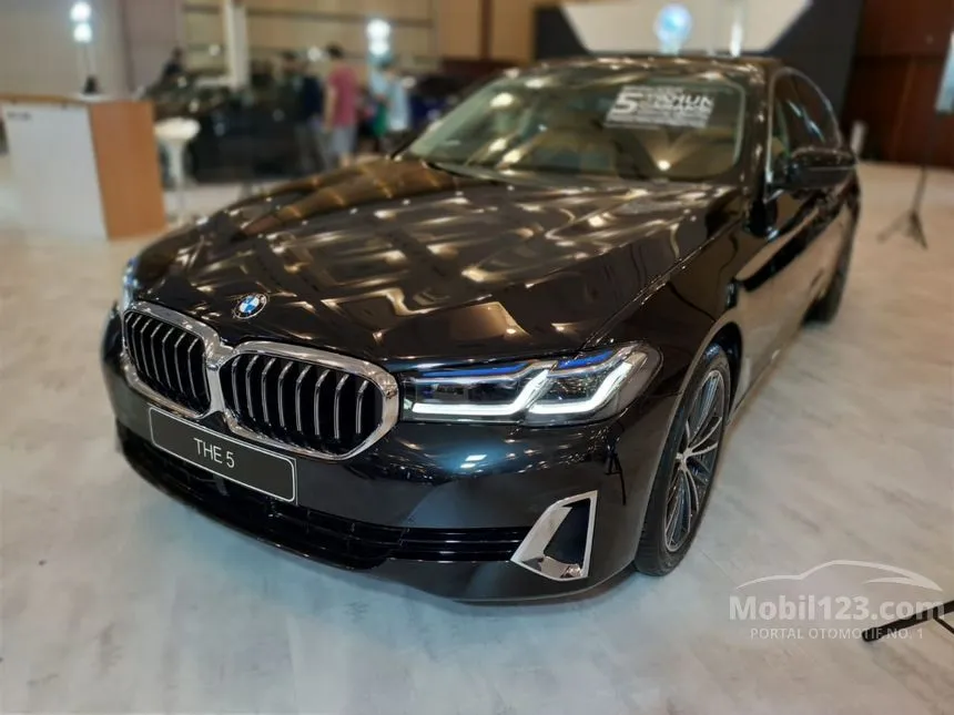 Jual Mobil BMW 530i 2023 Opulence 2.0 di DKI Jakarta Automatic Sedan Hitam Rp 1.525.000.000 ...