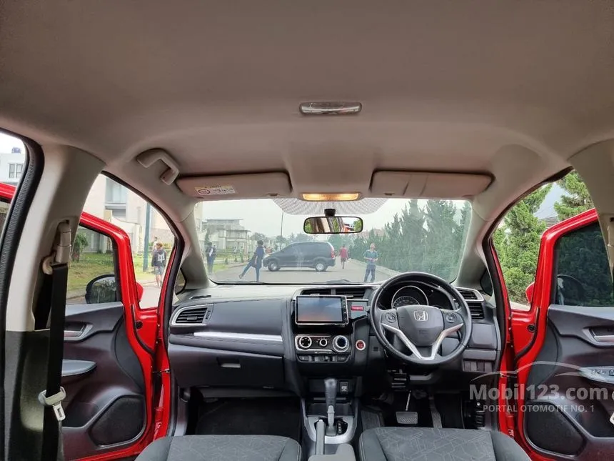 Jual Mobil Honda Jazz 2017 RS 1.5 di Jawa Barat Automatic Hatchback ...