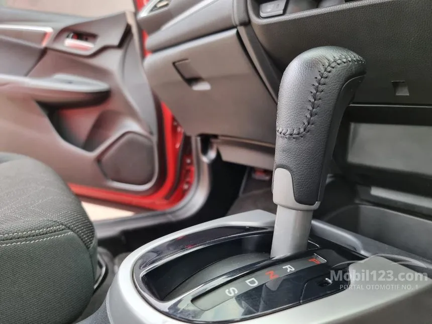 Jual Mobil Honda Jazz 2017 RS 1.5 di Jawa Barat Automatic Hatchback ...