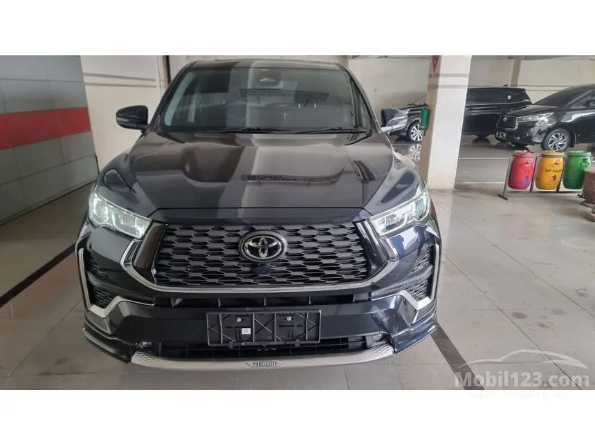 Jual Mobil Toyota Kijang Innova Zenix 2023 Q HV TSS 2.0 di DKI Jakarta ...