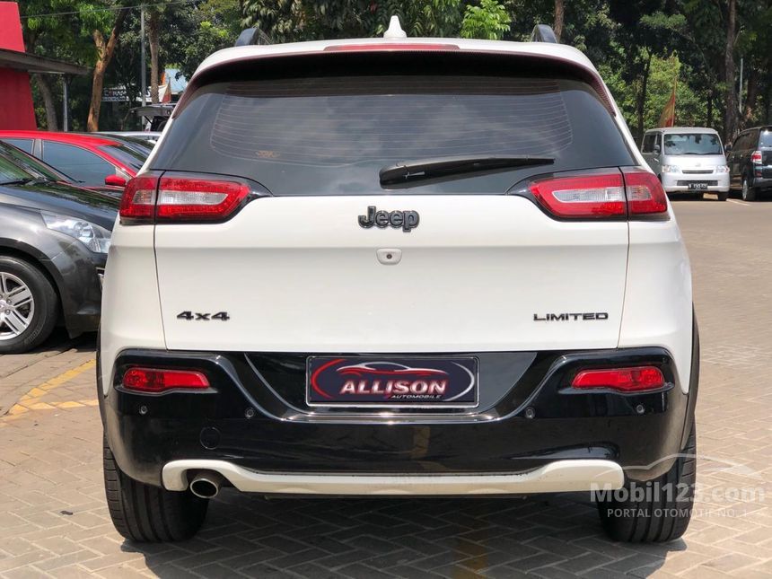 Jual Mobil Jeep Cherokee 2015 Limited 2.4 di DKI Jakarta Automatic SUV ...