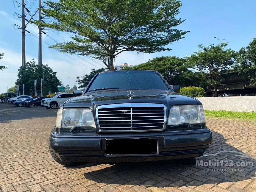 Jual Mobil Mercedes-Benz E320 1996 W124 3.2 L6 Manual 3.2 di DKI Jakarta Manual Sedan Hitam Rp ...