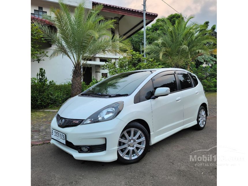 Jual Mobil Honda Jazz 2014 RS 1.5 di Jawa Barat Automatic Hatchback ...