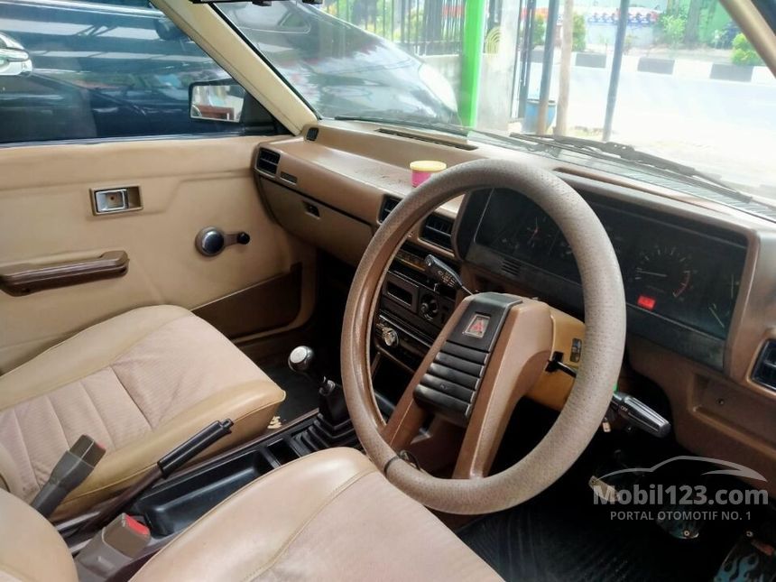 Jual Mobil Mitsubishi Lancer 1982 SL 1.4 di Jawa Timur Manual Sedan Abu ...