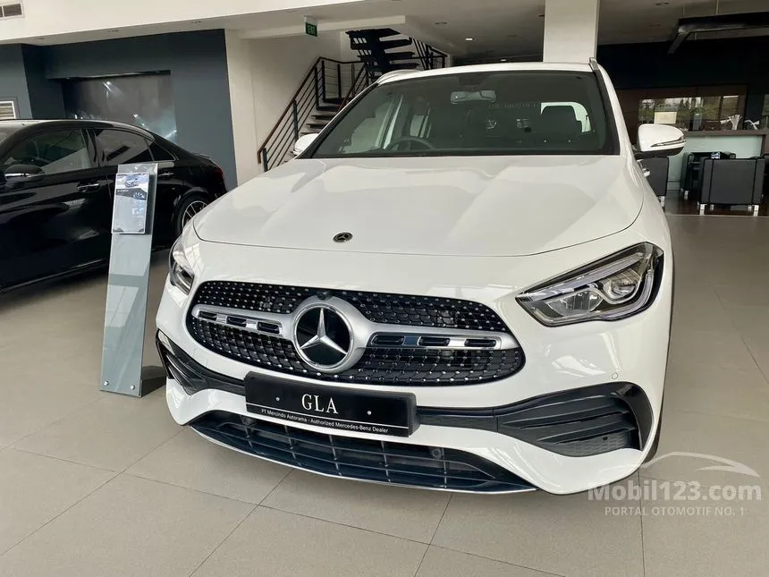 Jual Mobil Mercedes-Benz GLA200 2023 AMG Line 1.3 di DKI Jakarta ...