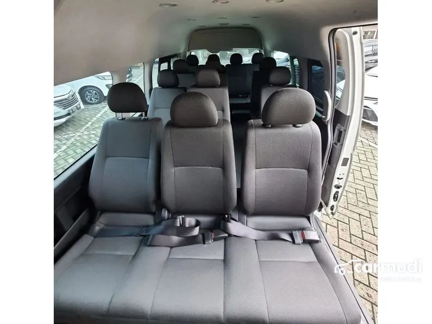 Toyota Hiace 2023 Commuter 3.0 in DKI Jakarta Manual Van Wagon White ...