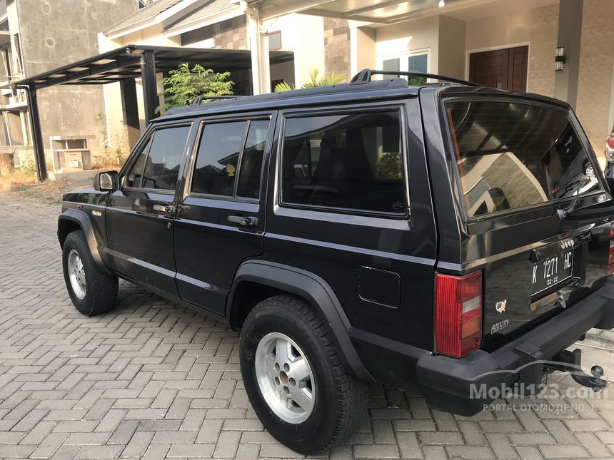 Jual Mobil Jeep Cherokee 1995 4.0 di Jawa Tengah Automatic SUV Abu-abu ...