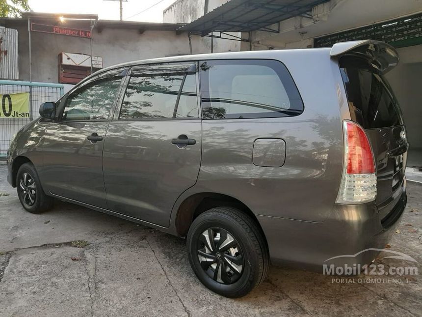 Jual Mobil Toyota Kijang Innova 2010 J Bisnis 2.0 di Jawa Timur Manual ...