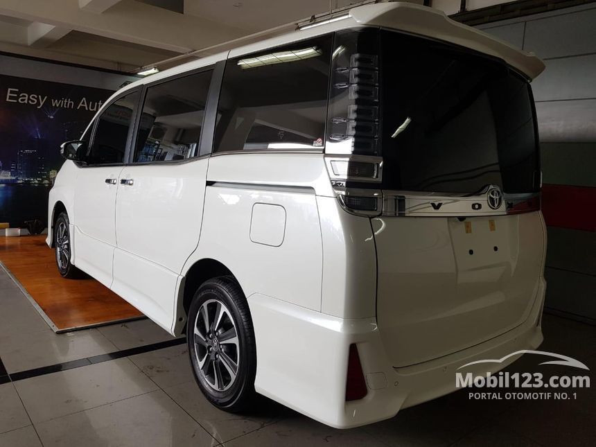Jual Mobil Toyota Voxy 2021 2.0 di Jawa Barat Automatic Wagon Putih Rp ...